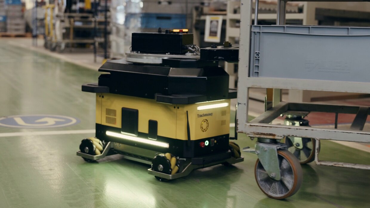 Robots speeding up material handling | maxon group