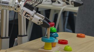 Reachy 2 : le robot humanoïde open source qui redéfinit l’interaction ...