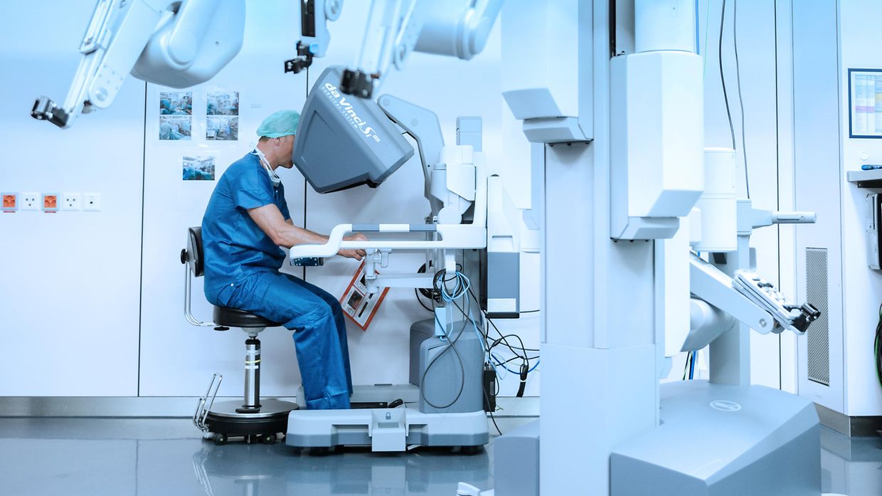 Engineering Q&A: Surgical Robots with Matthew Dean | maxon group